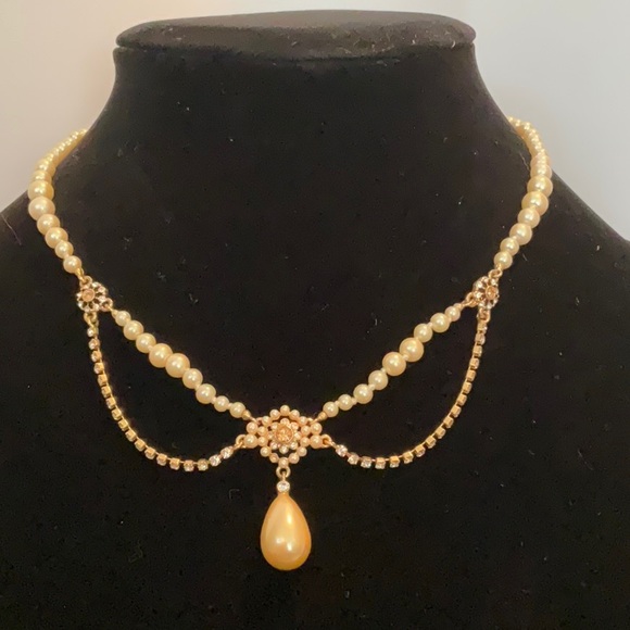 Carolee | Jewelry | Vintage Carolee Gold Tone Pearl Rhinestone Pendant ...